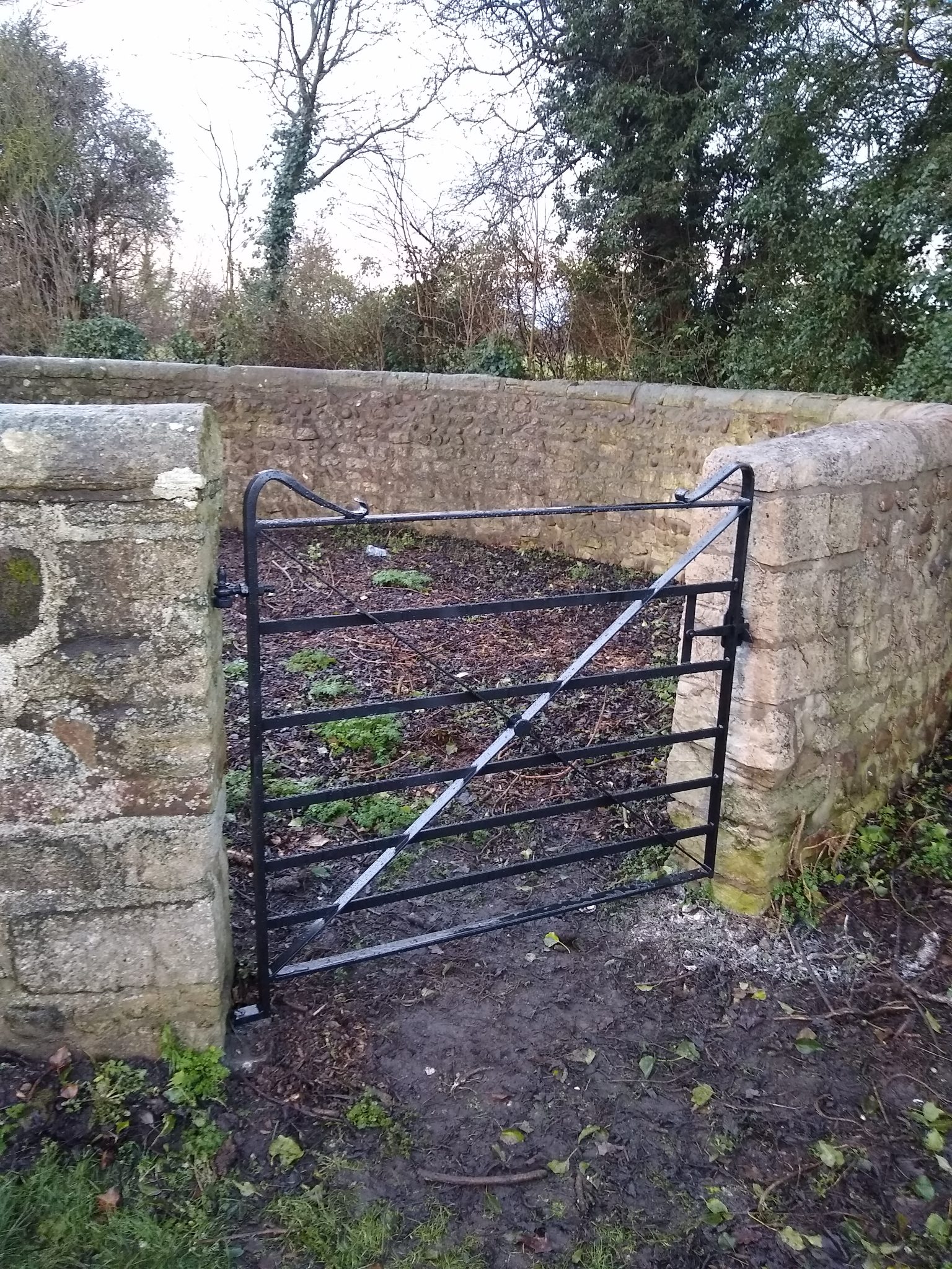 Staveley Pinfold Gets New Gate – Staveley & Copgrove Parish Council