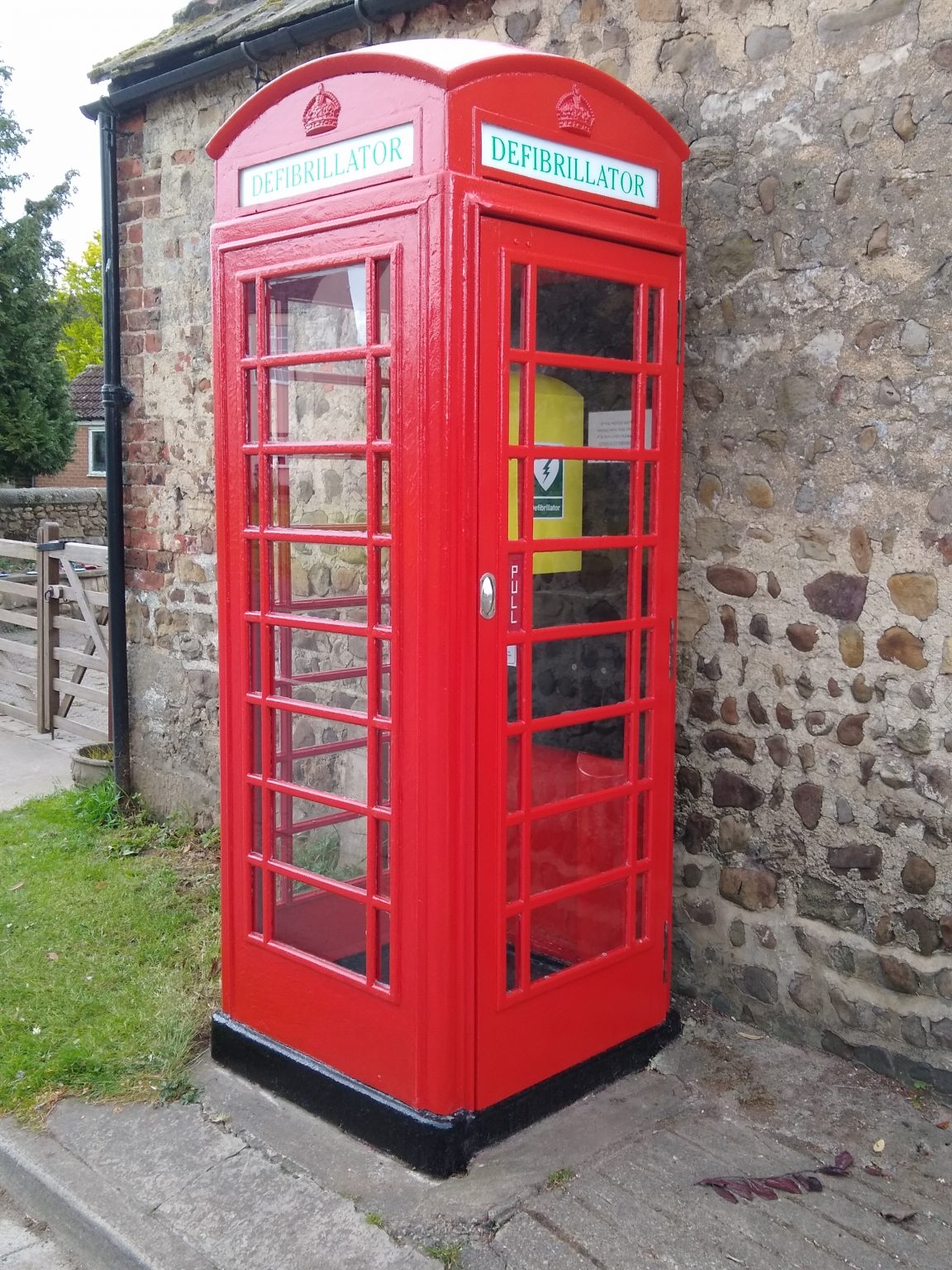 Phone Box Refurbishment Complete – Staveley & Copgrove Parish Council